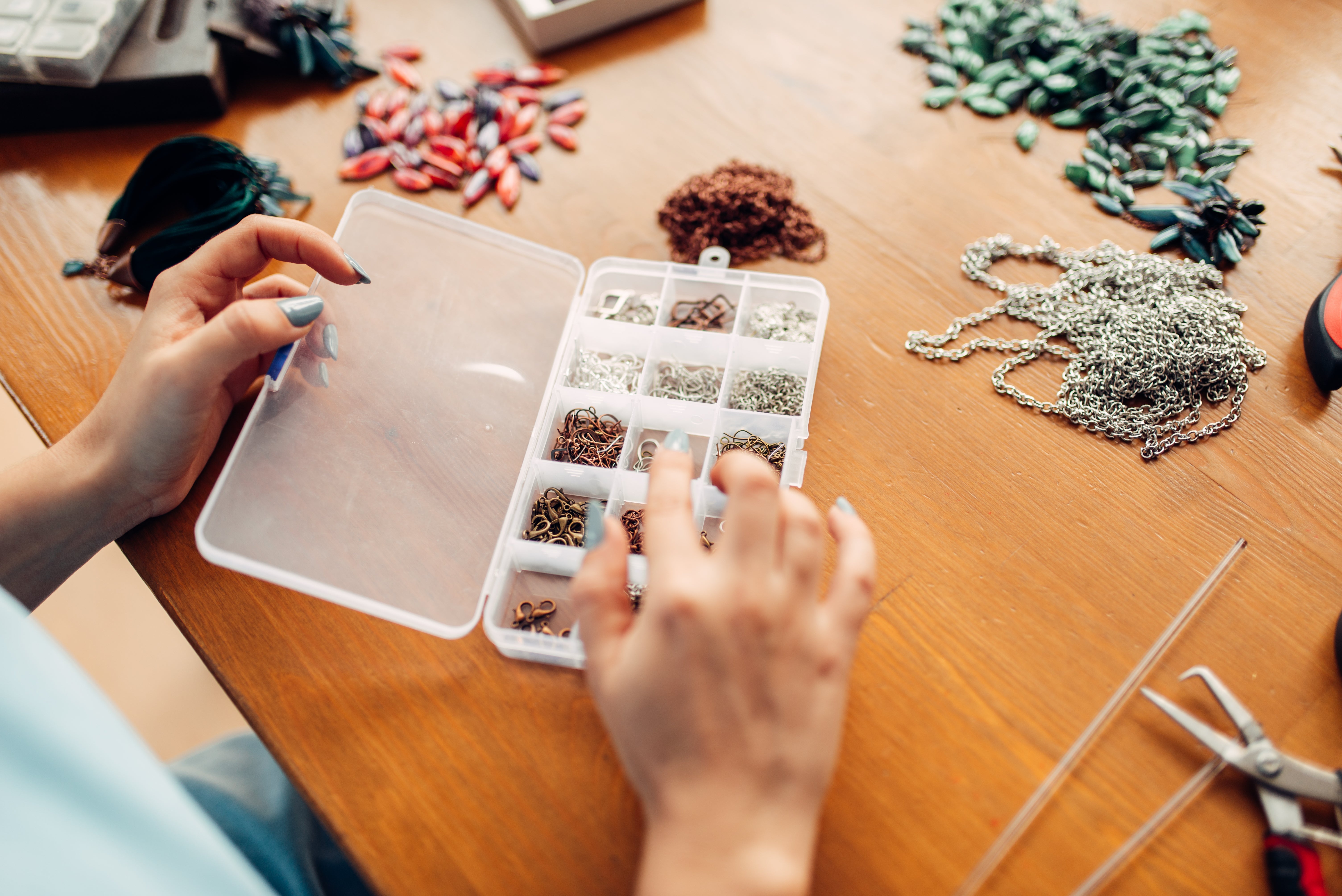 Beginner’s Guide to Jewelry-Making Tools & Beading Techniques – Only Beads