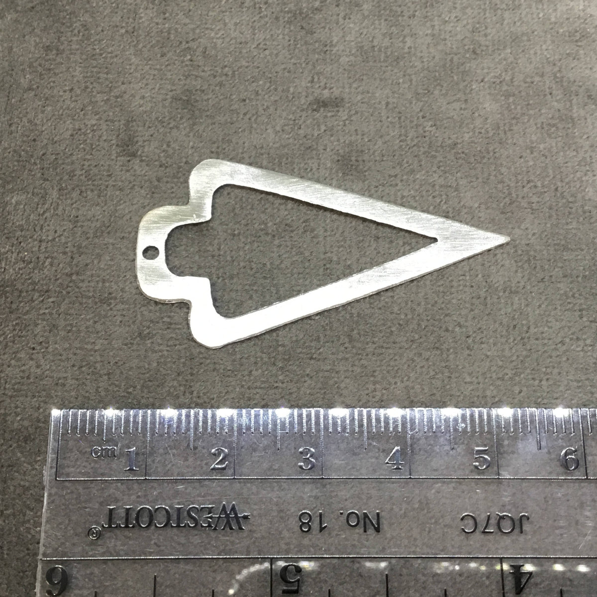 27mm x 47mm Silver Brushed Finish Thick Open Arrowhead Shaped Plated B ...